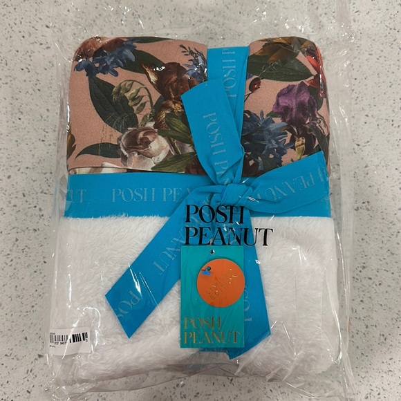 Posh Peanut | Bedding | Posh Peanut Phoebe Bamboo Plush Luxe Blanket ...